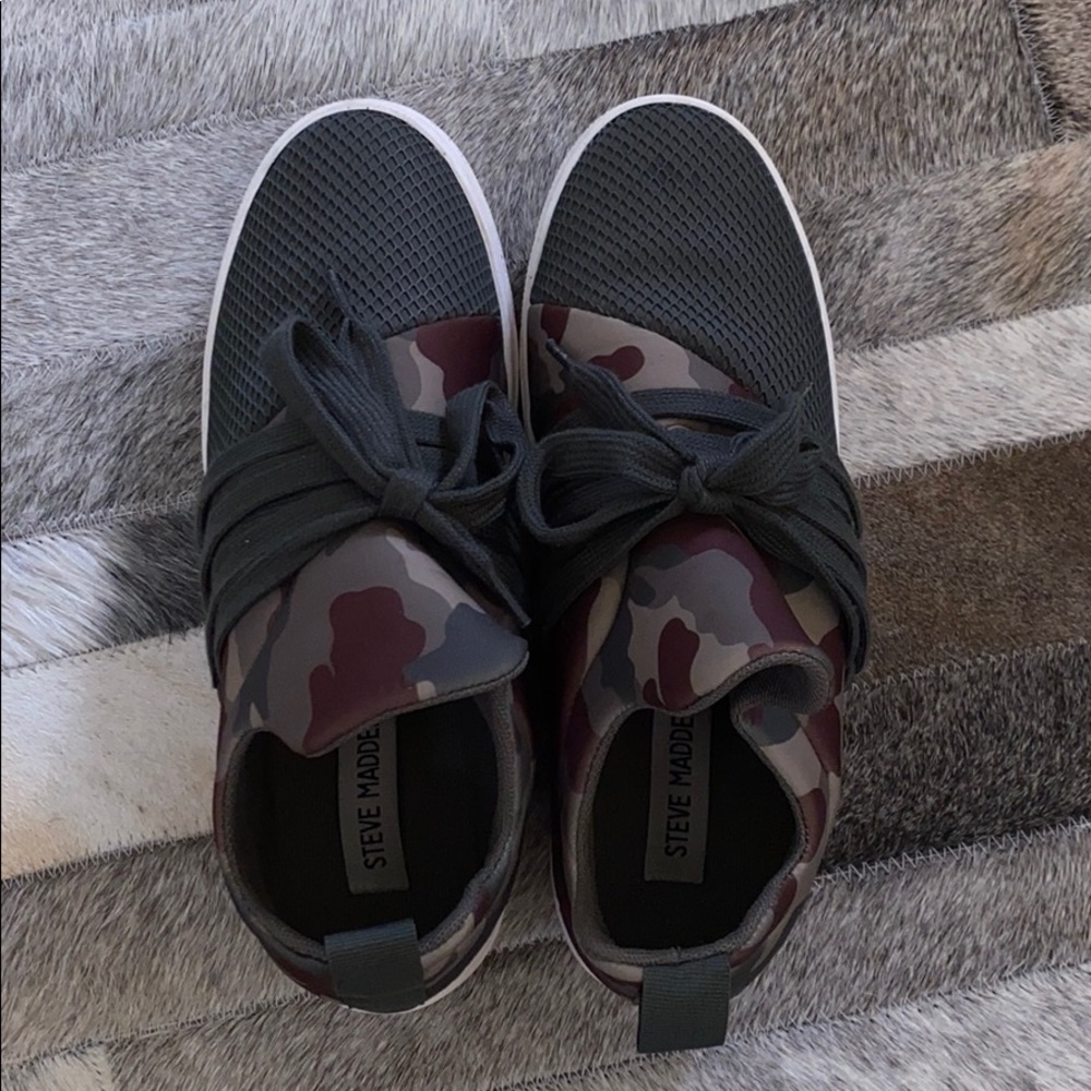 Steve Madden Lancer Camo Sneakers - Gem
